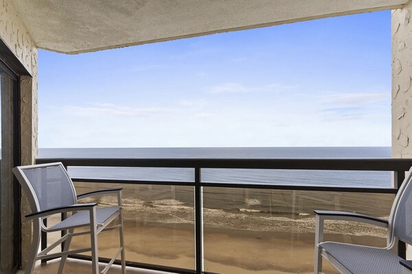 Oceanfront Condo With Direct Beach Access And Shared Pool - Ocean Isle Beach, NC