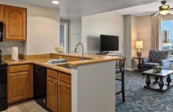 Nice 1-bedroom Resort With Fitness Room, Wifi In Vibrant Las Vegas - Las Vegas, NV