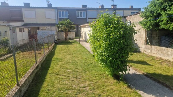 Comfortable And Ideally Located House, Perfect For Family Stays. - Orchies