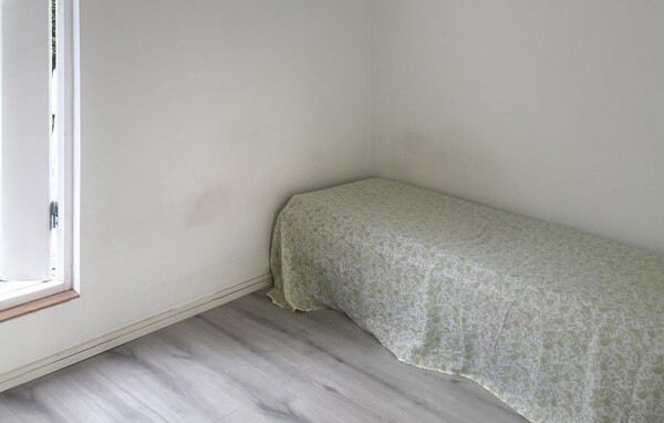 Belle Maison D'une Chambre à Bro - Bro