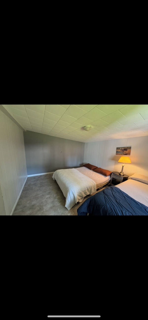 3 Bedroom Mobile Home Close To Everything - Alberta