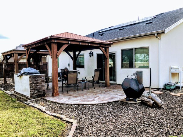 Mondavi Cottage! This Comfy, Cozy Home Welcomes You! - Merced, CA