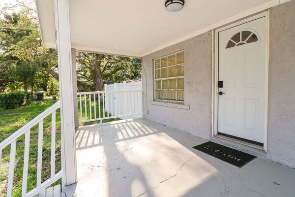 Short Drive To Everything - Temple Terrace, FL