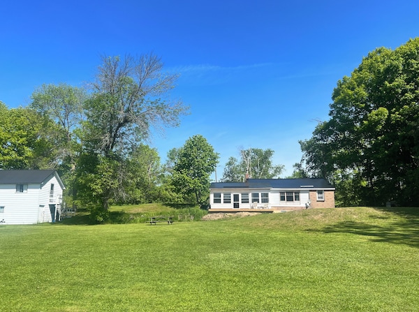 Sydenham Lake Cottage Rental - Kingston, Canadá