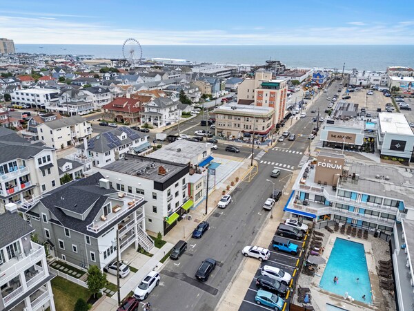 New 4br Condo  1 Block To Beach & Boardwalk/ Sleeps 12! - Ocean City, NJ