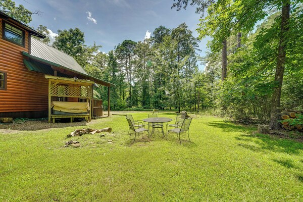4 Mi To Broken Bow Lake: 'Wee Bear Cabin' Getaway! - Broken Bow, OK