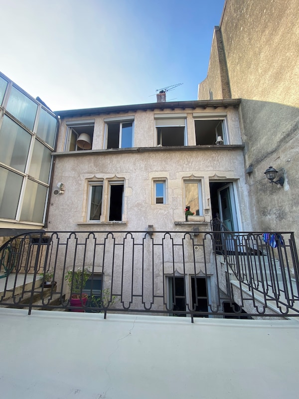 Historic House On Rue Pasteur With Terrace Overlooking Dole's Little Venice - Dole