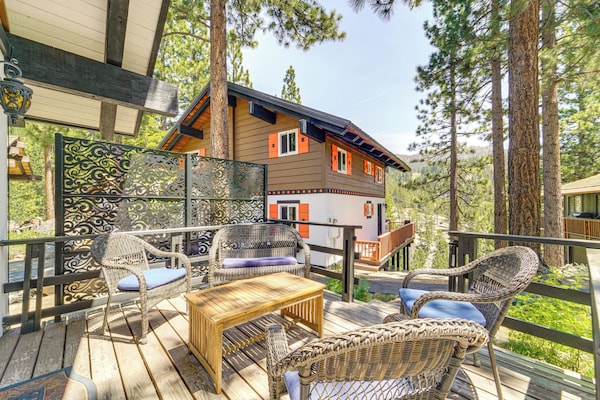 Walk To Diamond Peak: Luxe Chalet W/ Mtn-view Deck - Lake Tahoe