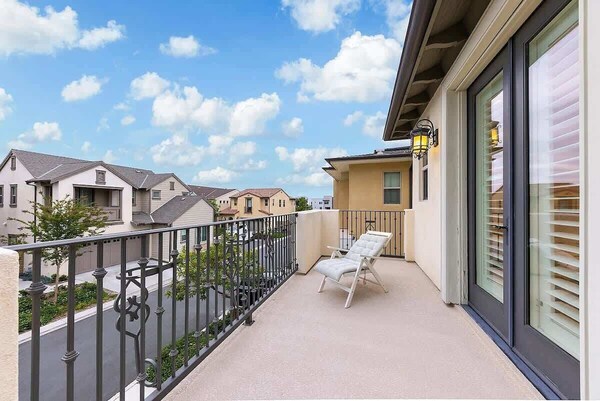 @ Marbella Lane - Sleek 1br In Prime Irvine Area - Irvine, CA