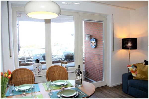 Hafenblick Orth: Modern Apartment With Good Sea View, Balcony And Fitness Room - Heiligenhafen
