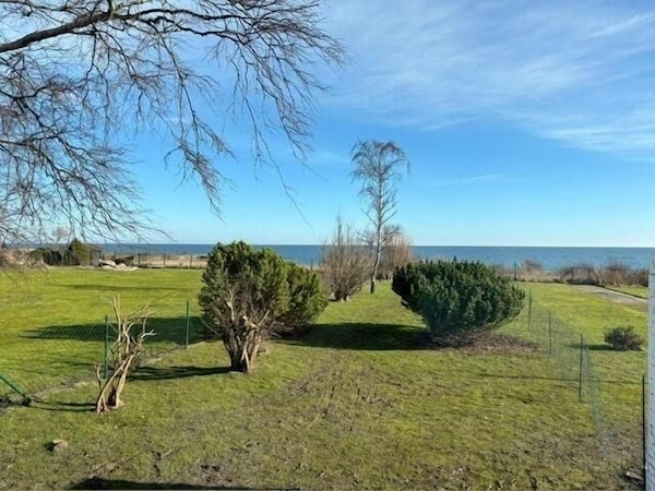 Ostsee Huus 2 - Comfortable Vacation Home In First Row With Sea View - Heiligenhafen