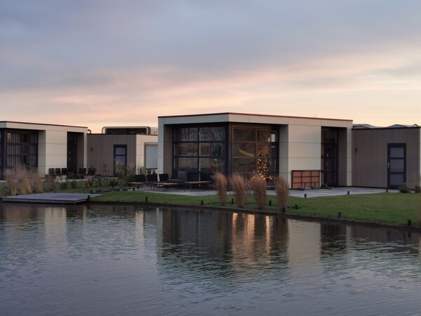 Modern Chalet 'Aan Het Oever' With Fenced Garden & Airco In Olburgen/nl - Brummen