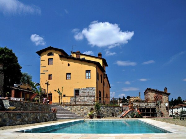 Apartment 'Tramontana' With Shared Pool, Wi-fi And Air Conditioning - Campi Bisenzio