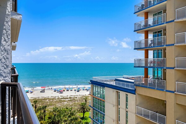 Beach Colony Unit 812 - Oceanview! - 머틀 비치