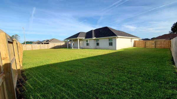 Family Time & Tides, Charming 3-bedroom Home With Wifi, Ac In Peaceful Milton - Milton, FL