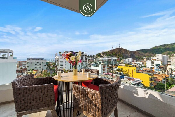 Amazing 2 Br Condo In Romantic Zone - Rooftop Pool - Puerto Vallarta