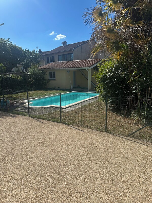 Séjour Détente : Piscine, Jardin, Proche Centre - Périgueux