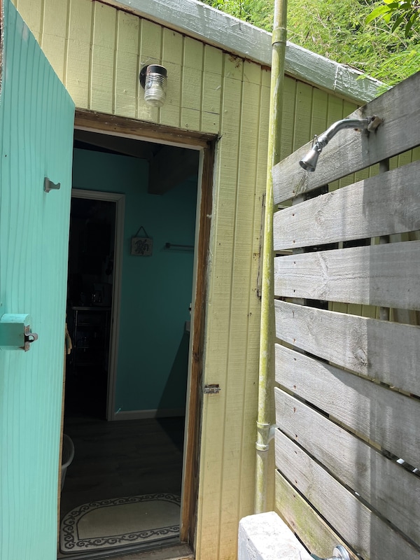 Charming 1-bedroom Cottage With Wifi And Ac In Delightful St John - East End