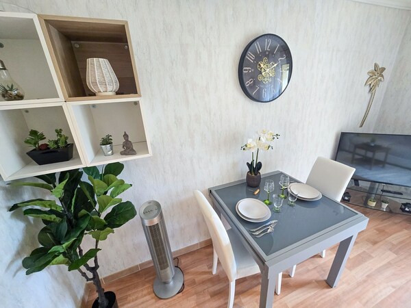 Large One-bedroom Apartment - 2 People - Elevator - Terrace - Parking - Gréoux-les-Bains