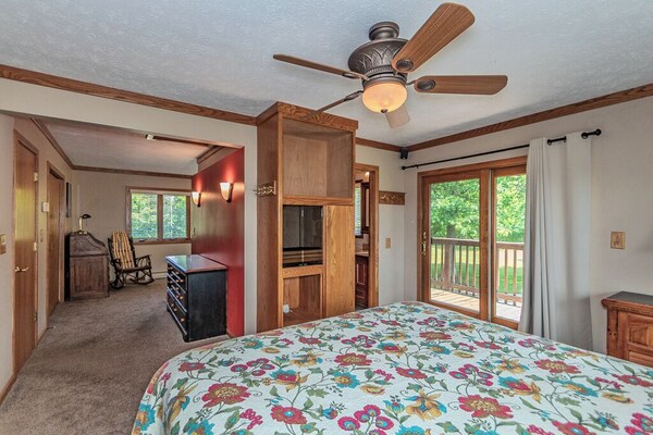 Spacious 5-bedroom Lodge On 35 Acre Property In Leroy With Pool, Pond, Wifi, Ac - Lake Erie, PA