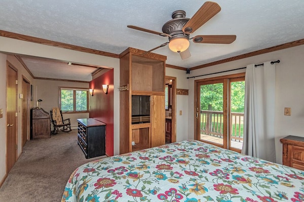 Spacious 5-bedroom Lodge On 35 Acre Property In Leroy With Pool, Pond, Wifi, Ac - Lake Erie, PA