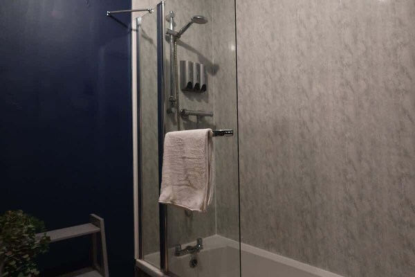 Lily House - 3 Bed Wifi & Parking Hull - Yorkshire