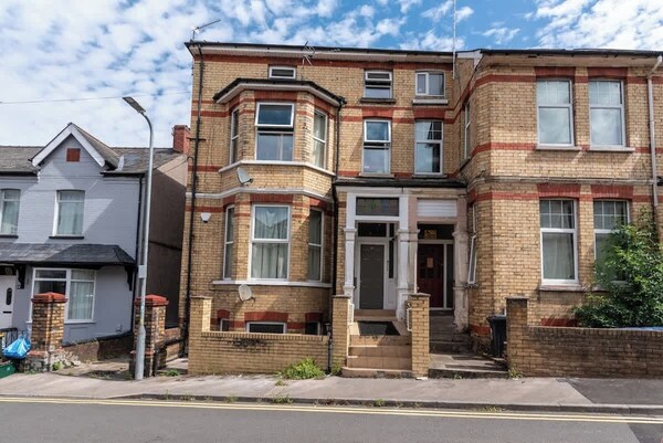 Sophias Retreat - 2 Floor 4 Bed Apartment Newport - Newport