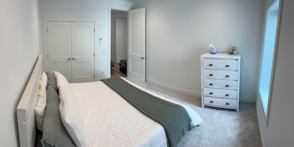 New 2 Bed/2 Bath 1,900sqft Condo, 1 Block From Channel, 3 Blocks To Dtown. - Grand Haven, MI