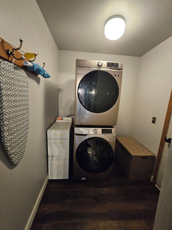 Premier 4br/2.5ba Home: Across From Great Wolf Lodge & Mins To Six Flags, I-94! - Gurnee, IL