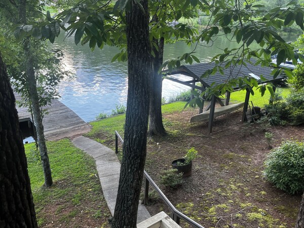 Lakehouse 2-bedroom With Dock And Outdoor Dining In Tamassee - Mountain Rest, SC