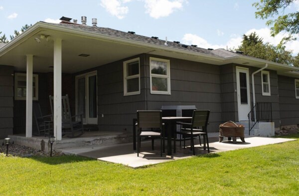Spacious 5-bedroom Home With Backyard & Work Spaces - Billings, MT