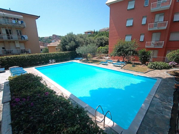 Apartment 'Sole E Mare' Mit Gemeinschaftspool, Privater Terrasse Und Privatem Garten - Cogoleto