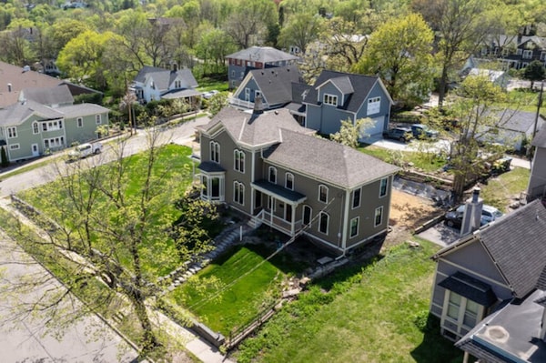 The Historic Roney House - Stillwater, MN