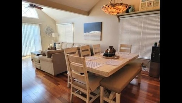 Spacious 5br Family Condo With Balcony- Sleeps 14, Walking Distance To Beach - Sea Isle City, NJ