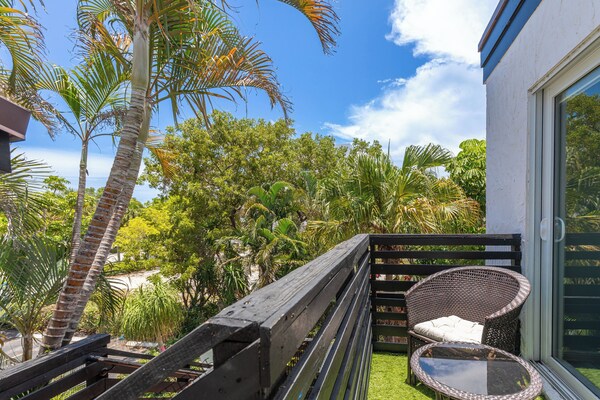 Chic 1br Steps To Atlantic Ave & Beach - Delray Beach, FL