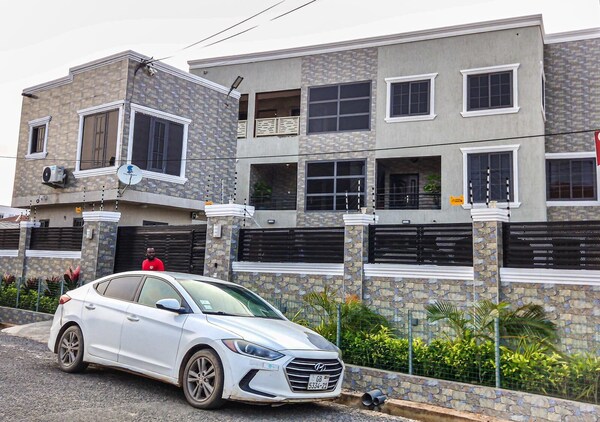 2-bedroom Apartment In Fabulous Accra With Wifi, Ac. Live Your Best Vacation - Accra