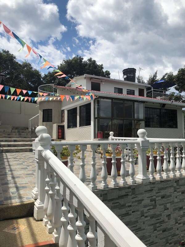 Beautiful Villa With Pool And Wifi In Anapoima - Villa Esmeralda Jj - Anapoima