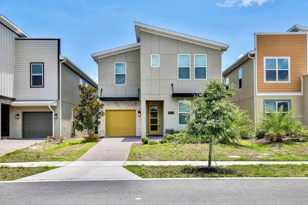 Luxury 6br Retreat W/ Pool, Spa & Walk To Clubhouse! - Kissimmee