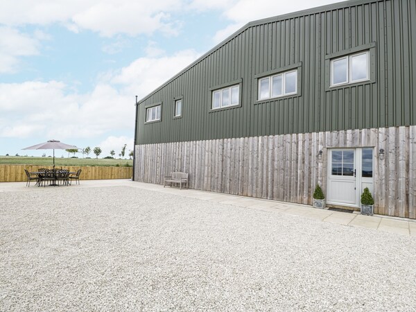 The Hayloft, Pet Friendly, With A Garden In Calne - Calne