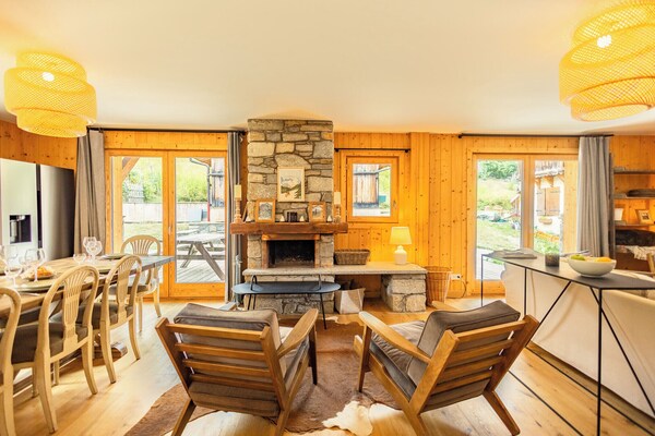 Authentic And Spacious Chalet In Méribel  5 Bedrooms - Méribel