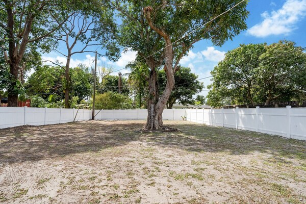 Bliss By V  Luxury Retreat  5 Mi To Beach - Fort Lauderdale, FL
