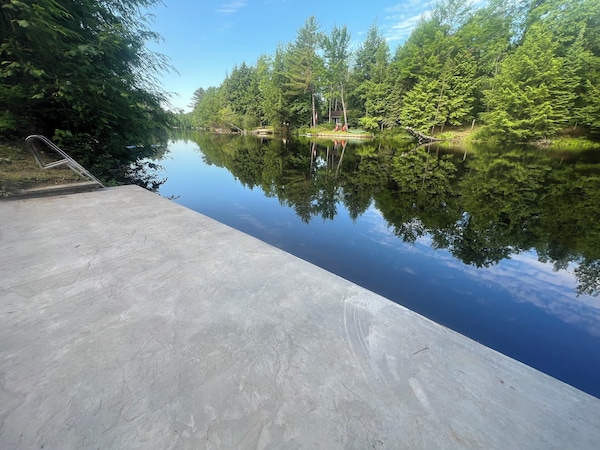 Cozy River Side Cabin - Bracebridge