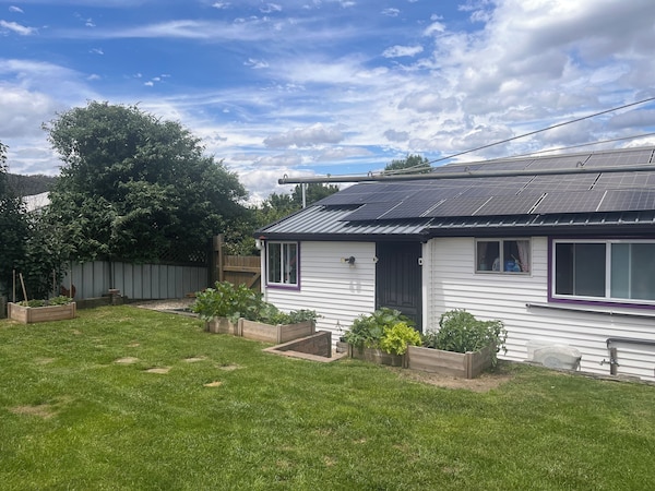 Serenity - A Peaceful Cottage 5 Minutes Drive To The Centre - Clarence