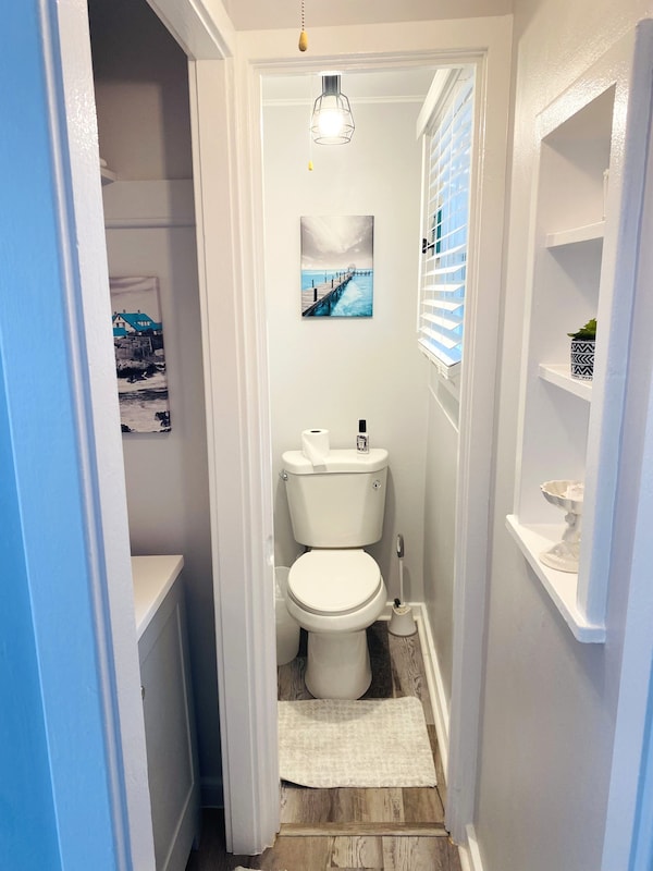Updated 1-bedroom Cottage With Wifi In Houghton Lake By The Lake And Golf Course - Houghton Lake, MI