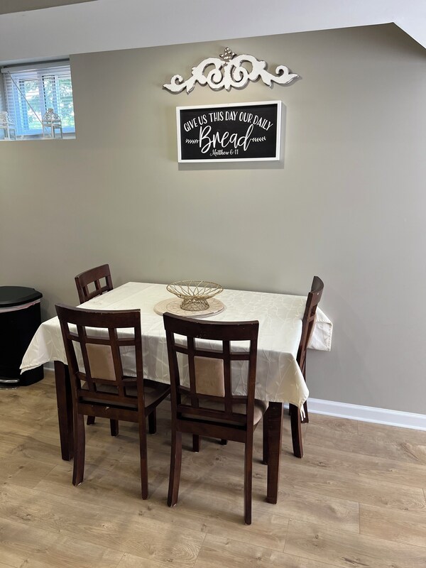 Charming 2-bed, 2 Full Bath Studio With Wifi, Ac In Ardmore - Winston-Salem, NC