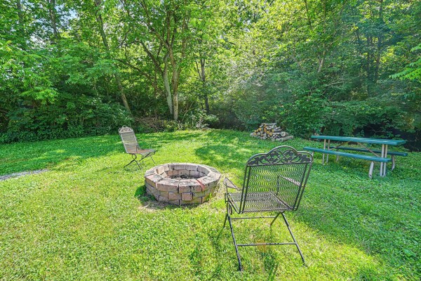 14 Mi To Kentucky Horse Park: Creekside Cabin - Georgetown, KY