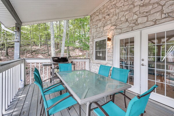 Wallenpaupack Lake Estates: Luxe & Spacious Home - Fairview Lake, PA