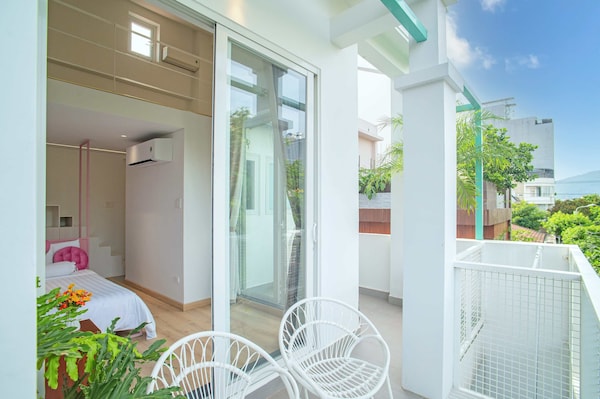 Aries's House, Villa 4br Near The Sea, Right In The Center - Da Nang