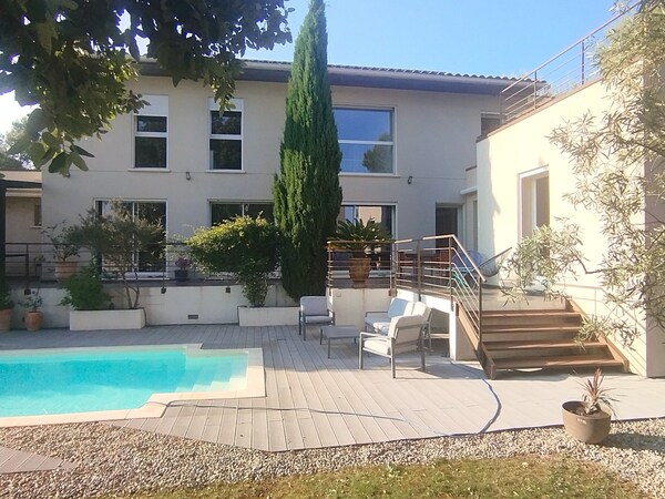 Contemporary Air-conditioned Villa With Pool And Garden; Very Close To Avignon. - 아비뇽