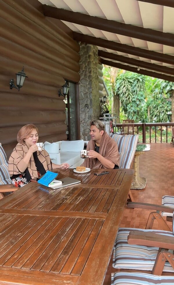 Luntian Log Cabin With Wifi, Ac In Superb Tagaytay City - Amadeo